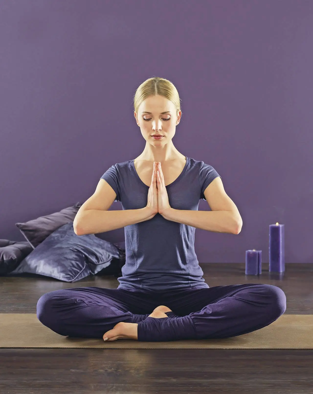 Posiciones De Yoga Sentada Para Mejorar Postura | Yoga